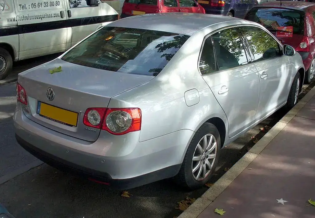 Aproape Masini - Pareri: VW Jetta A5 ( 2005 – 2011 )