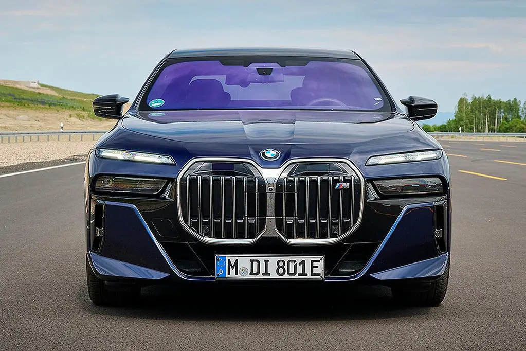 Aproape Masini - BMW va forma o societate mixta SDV cu Tata ...